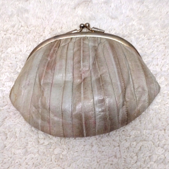 No Brand | Bags | Clam Coin Double Kiss Lock Pocket Wallet | Poshmark